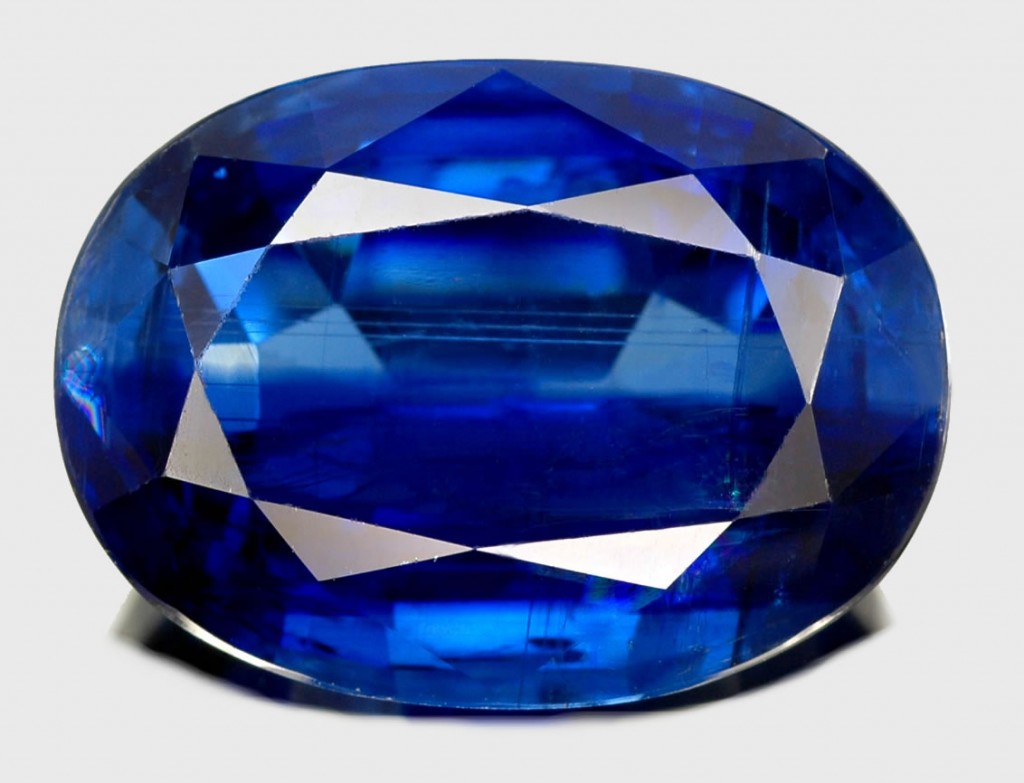 Benefits of Kyanite Gemstone / Characteristics of Kyanite Gemstone